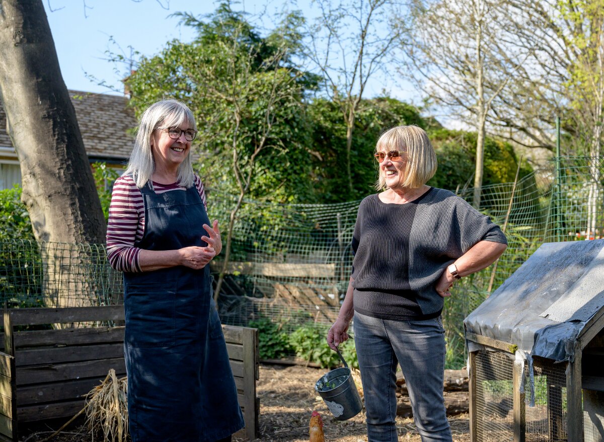 4 Best Gardening Sleeves (And Why You Need One Of These!) | Plants Heaven